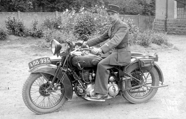 Motocykl Motocyclette René Gillet 750 K | Encyklopedia Uzbrojenia II Wojny Światowej